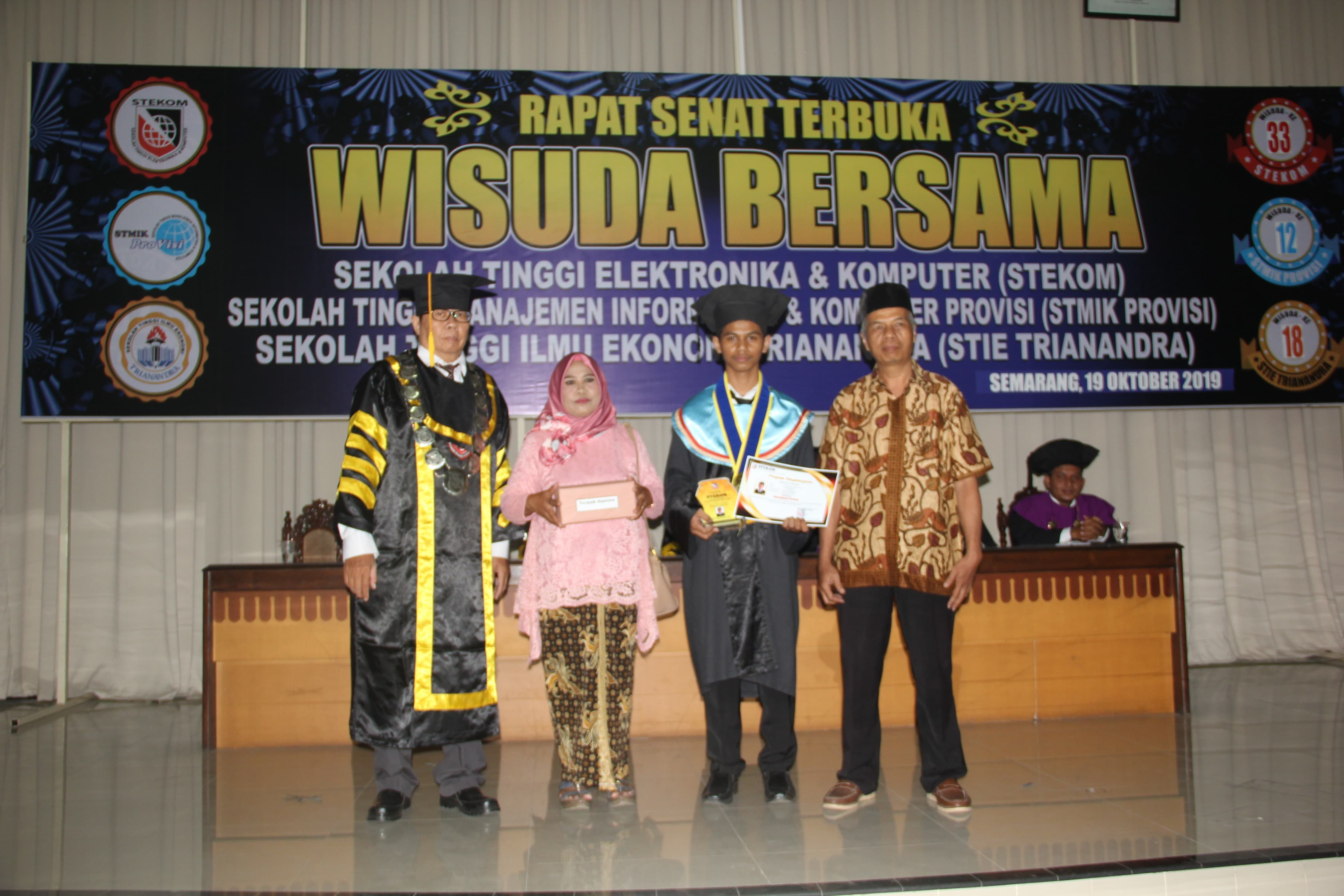 Wisuda Bersama 3 Perguruan Tinggi (STEKOM, STMIK Provisi, STIE ...