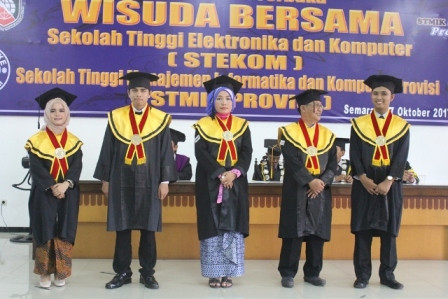 Wisuda Bersama STEKOM Dan STMIK Provisi